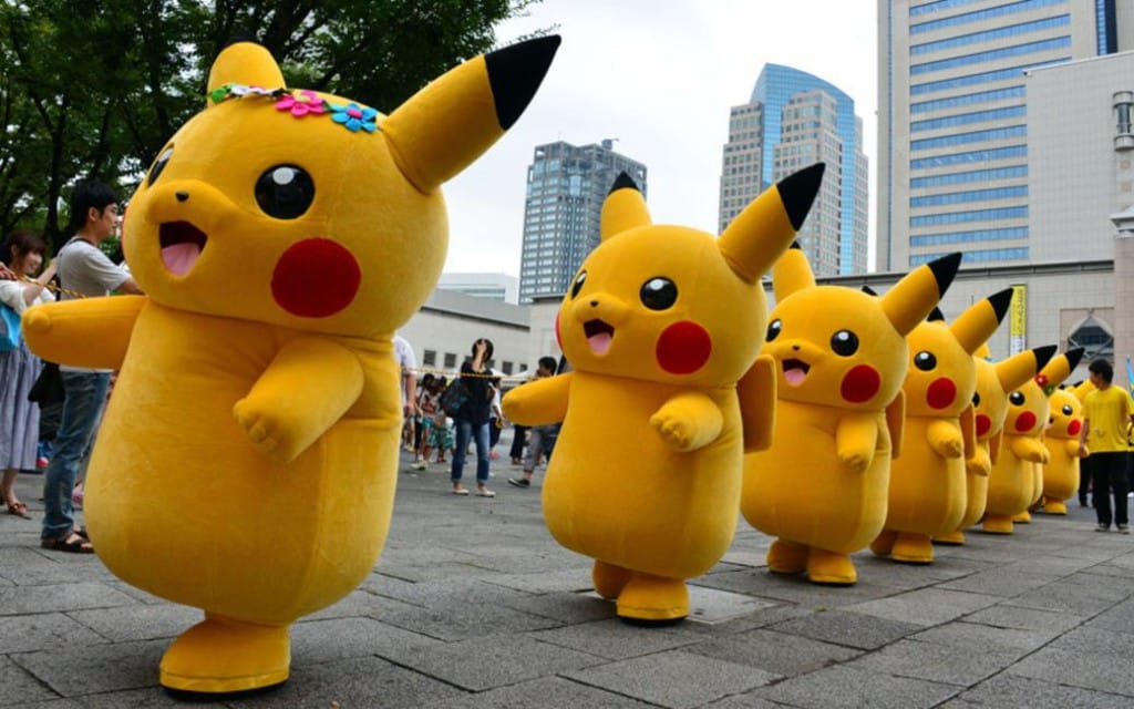 Un esercito di Pikachu invade il Giappone
